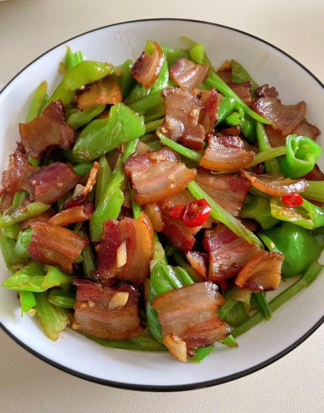 腊肉怎么吃好吃又简单_腊肉怎么炒才香-第1张图片-山城妙识 腊肉怎么吃好吃又简单_腊肉怎么炒才香-第1张图片-山城妙识