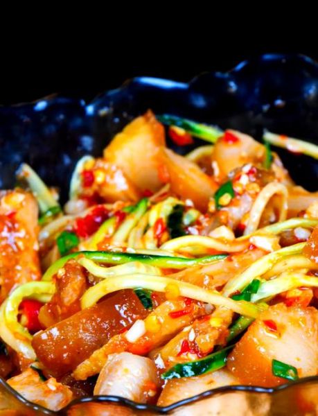 凉拌猪皮怎么做_猪皮焯水多久才脆弹-第1张图片-山城妙识