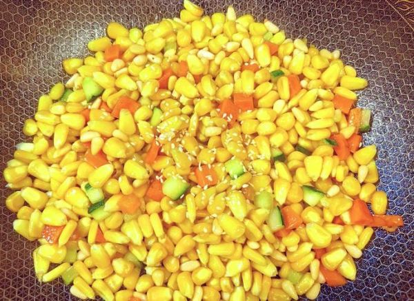 松仁玉米菜怎么做_松仁玉米的做法家常-第1张图片-山城妙识