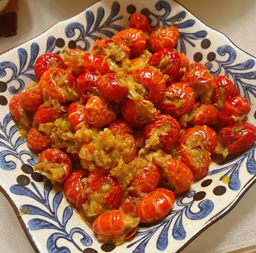 龙虾尾怎么做好吃_麻辣龙虾尾的家常做法-第2张图片-山城妙识