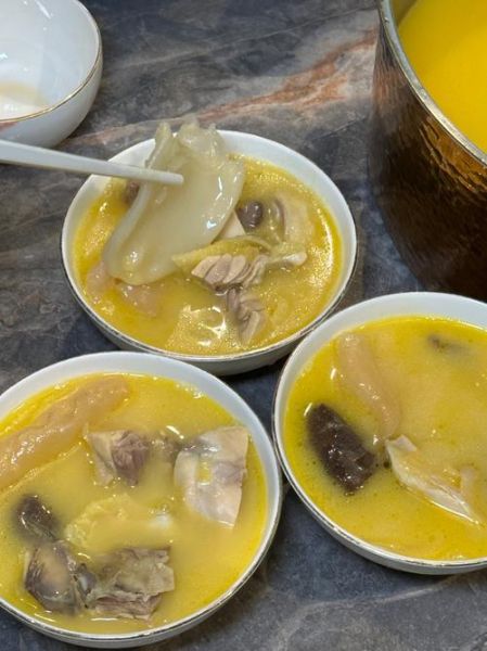 鱼胶炖鸡汤的做法_鱼胶炖鸡汤的功效与禁忌-第2张图片-山城妙识 鱼胶炖鸡汤的做法_鱼胶炖鸡汤的功效与禁忌-第2张图片-山城妙识