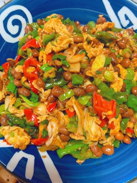 豆瓣酱炒鸡蛋辣椒怎么做_豆瓣酱炒鸡蛋辣椒家常做法-第1张图片-山城妙识 豆瓣酱炒鸡蛋辣椒怎么做_豆瓣酱炒鸡蛋辣椒家常做法-第1张图片-山城妙识