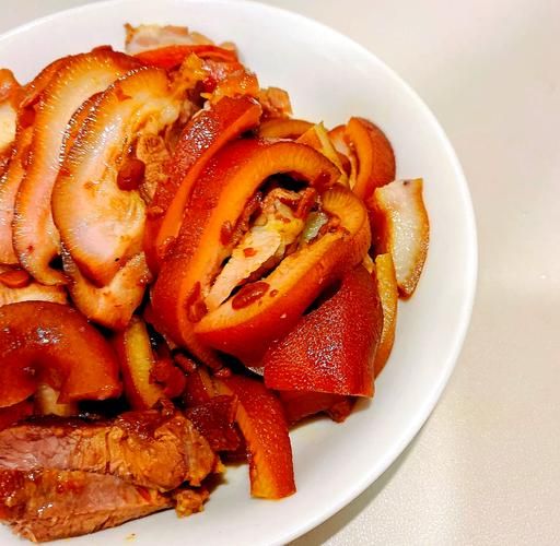 家常煮猪头怎么做_猪头肉去腥增香窍门-第1张图片-山城妙识