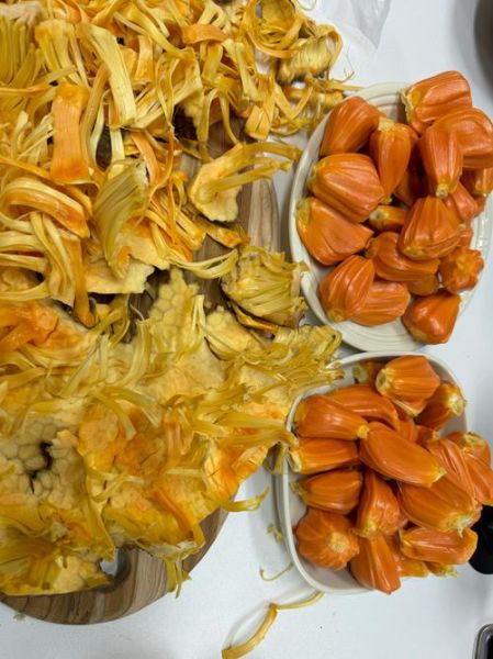 菠萝蜜怎么剥皮小窍门_菠萝蜜剥皮最简单的方法-第3张图片-山城妙识