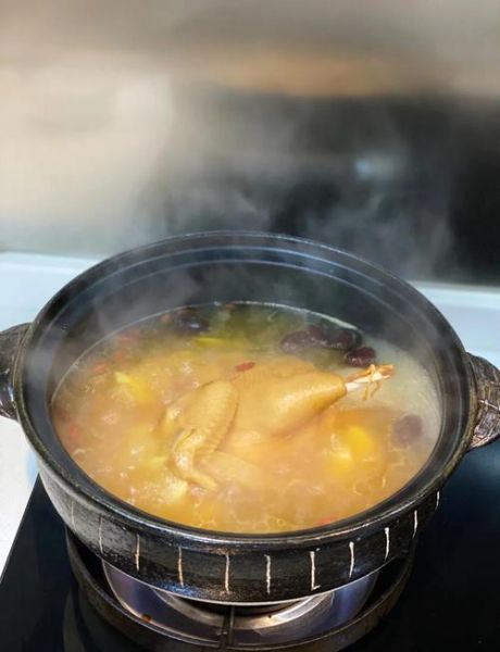 砂锅炖鸡怎么做才好吃_砂锅炖鸡需要焯水吗-第3张图片-山城妙识