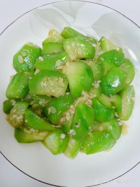 清炒丝瓜怎么炒才好吃_丝瓜不黑不出水技巧-第2张图片-山城妙识 清炒丝瓜怎么炒才好吃_丝瓜不黑不出水技巧-第2张图片-山城妙识