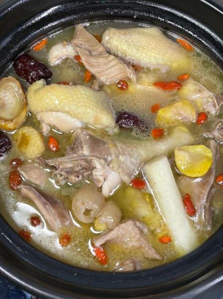 鸡汤放什么菜好吃_鸡汤搭配蔬菜推荐-第1张图片-山城妙识