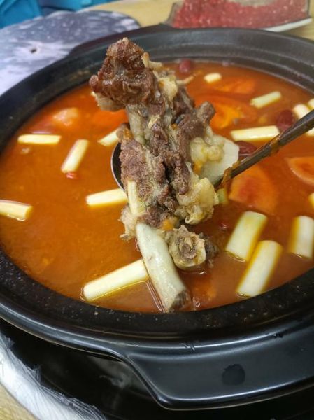 牛尾骨煲什么汤最好喝_牛尾骨汤怎么煲才香浓-第1张图片-山城妙识