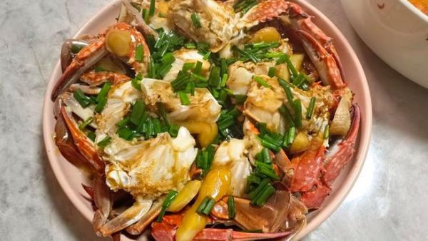 梭子蟹怎么清洗图解_梭子蟹清洗步骤图解-第2张图片-山城妙识