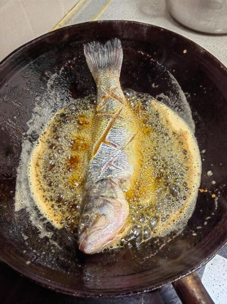 香酥炸鱼怎么做_香酥炸鱼用什么鱼最好-第3张图片-山城妙识