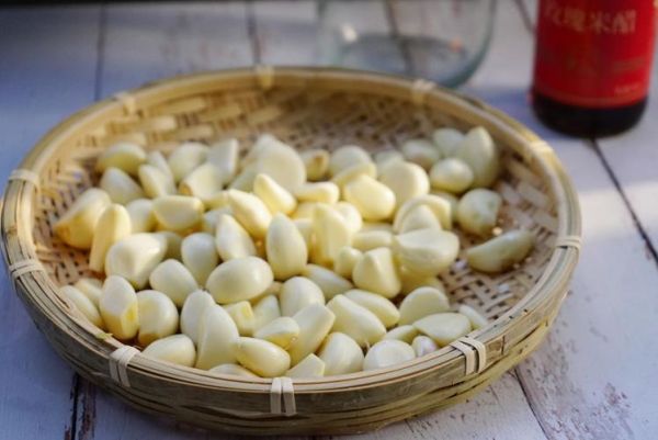 腊八蒜泡多久可以吃_腊八蒜多久能吃-第3张图片-山城妙识