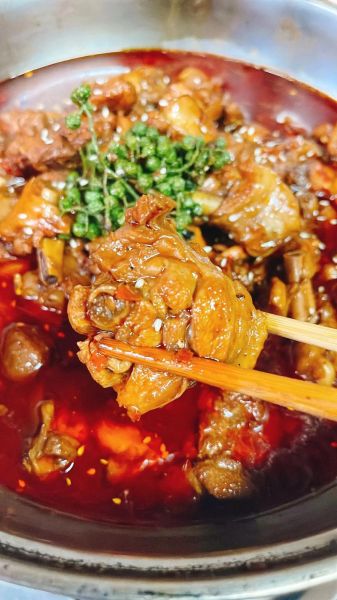 鸡子火锅怎么做_鸡子火锅家常做法-第1张图片-山城妙识