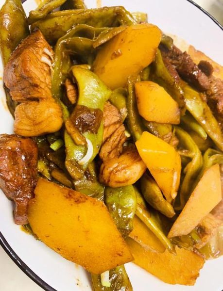 猪肉炖豆角怎么做好吃_猪肉炖豆角的家常做法窍门-第1张图片-山城妙识