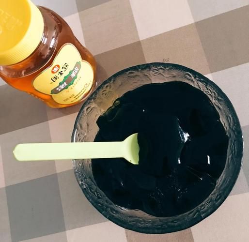 龟苓膏粉怎么做_龟苓膏粉做法步骤详解-第1张图片-山城妙识