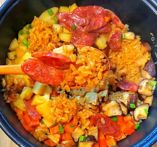 腊肠土豆焖饭怎么做_腊肠土豆焖饭用哪种米最好-第2张图片-山城妙识