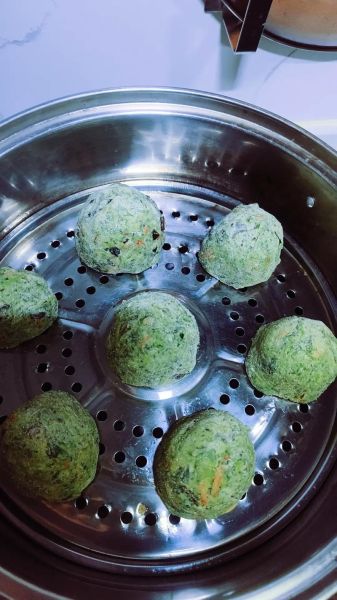 菠菜窝窝头怎么做_菠菜窝窝头蒸多久-第1张图片-山城妙识