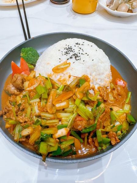 农家小炒肉饭怎么做_正宗湘味小炒肉饭做法-第1张图片-山城妙识 农家小炒肉饭怎么做_正宗湘味小炒肉饭做法-第1张图片-山城妙识