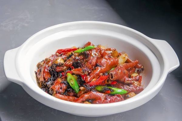 虎皮鸡爪炒什么配菜好吃_虎皮鸡爪炒什么配菜最搭-第1张图片-山城妙识 虎皮鸡爪炒什么配菜好吃_虎皮鸡爪炒什么配菜最搭-第1张图片-山城妙识