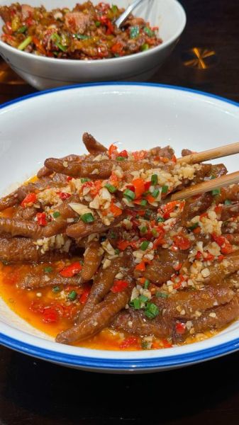 虎皮鸡爪炒什么配菜好吃_虎皮鸡爪炒什么配菜最搭-第2张图片-山城妙识 虎皮鸡爪炒什么配菜好吃_虎皮鸡爪炒什么配菜最搭-第2张图片-山城妙识