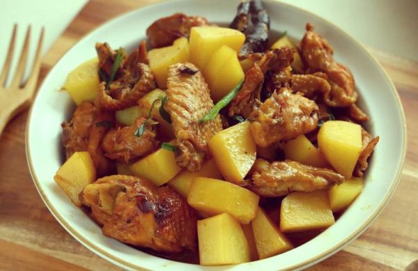 土豆炖鸡块的营养价值_土豆炖鸡块的功效与作用-第2张图片-山城妙识 土豆炖鸡块的营养价值_土豆炖鸡块的功效与作用-第2张图片-山城妙识