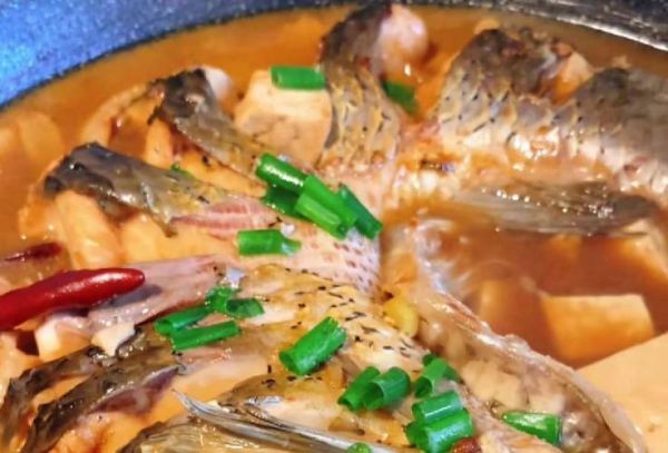 草鱼炖豆腐的家常做法_草鱼炖豆腐怎么做才好吃-第3张图片-山城妙识