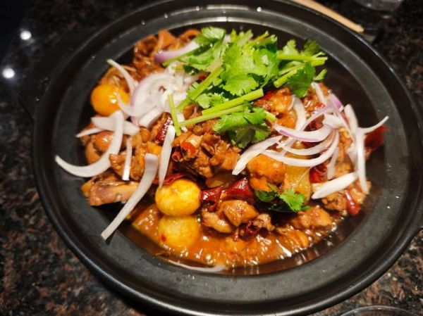 花雕鸡是哪里的菜_花雕鸡怎么做好吃-第1张图片-山城妙识