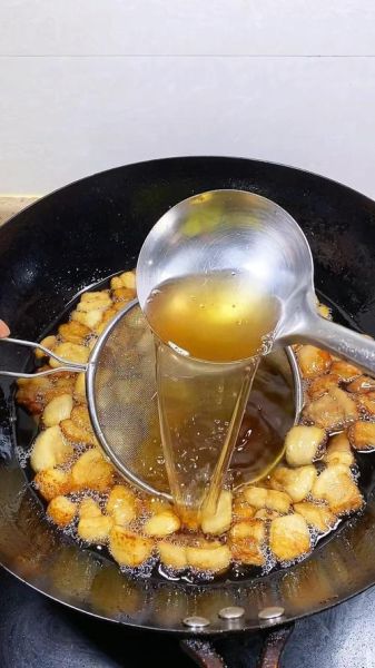 熬猪油什么时候放盐_熬猪油放盐最佳时机-第1张图片-山城妙识
