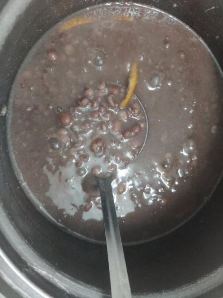 电饭煲红豆粥怎么煮_红豆粥要泡多久-第1张图片-山城妙识