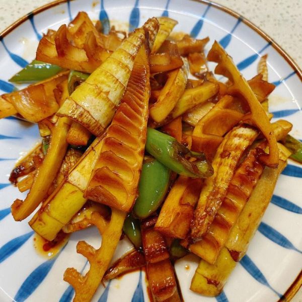 炒嫩笋怎么炒好吃_炒嫩笋的做法大全图解-第3张图片-山城妙识