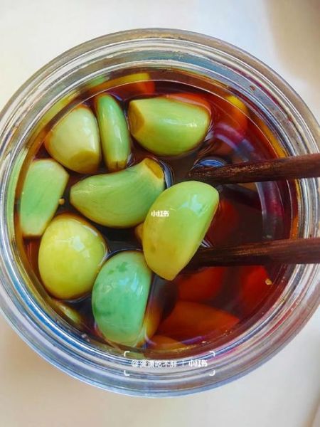 腊八蒜怎么腌制才绿_腊八蒜为什么绿得好吃-第2张图片-山城妙识