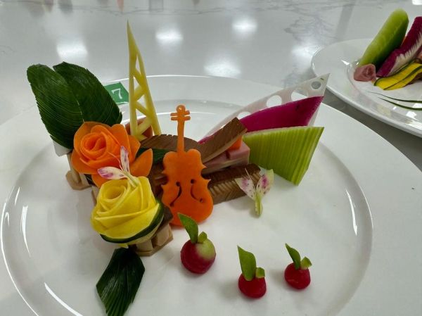 花式冷菜拼盘怎么做_比赛级冷菜摆盘技巧-第3张图片-山城妙识 花式冷菜拼盘怎么做_比赛级冷菜摆盘技巧-第3张图片-山城妙识