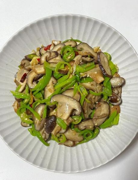 香菇炒肉片怎么炒才嫩_香菇炒肉片家常做法-第2张图片-山城妙识 香菇炒肉片怎么炒才嫩_香菇炒肉片家常做法-第2张图片-山城妙识