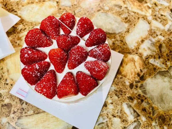 草莓蛋糕口感怎么样_草莓蛋糕好吃吗-第3张图片-山城妙识