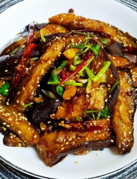 茄子油炸后怎么炒好吃_茄子炸过再炒的技巧-第1张图片-山城妙识 茄子油炸后怎么炒好吃_茄子炸过再炒的技巧-第1张图片-山城妙识