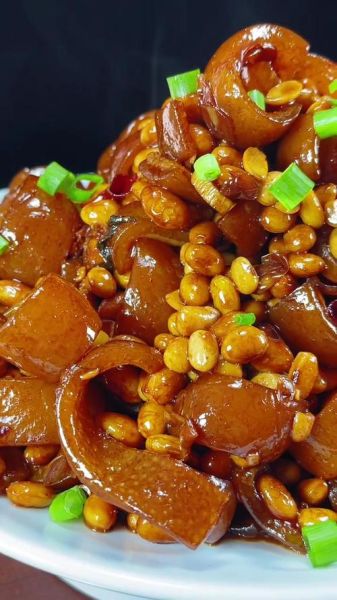 黄豆炖猪皮怎么做_黄豆炖猪皮需要焯水吗-第3张图片-山城妙识 黄豆炖猪皮怎么做_黄豆炖猪皮需要焯水吗-第3张图片-山城妙识