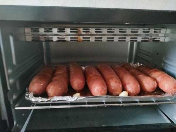 自制烤肠怎么做_家庭烤箱烤肠温度时间-第3张图片-山城妙识 自制烤肠怎么做_家庭烤箱烤肠温度时间-第3张图片-山城妙识