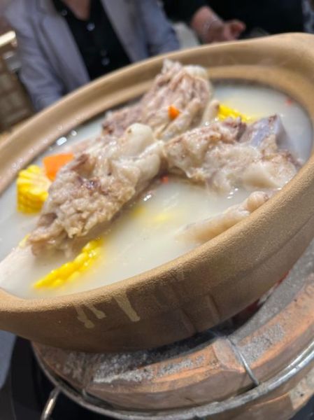 猪头骨汤怎么熬才白_猪头骨汤的做法大全-第1张图片-山城妙识 猪头骨汤怎么熬才白_猪头骨汤的做法大全-第1张图片-山城妙识