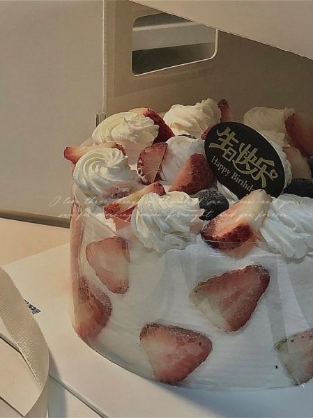 生日蛋糕照片怎么拍好看_生日蛋糕图片如何调色-第2张图片-山城妙识