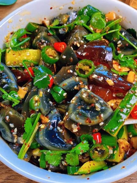 凉拌皮蛋怎么做好吃_皮蛋凉拌做法大全-第1张图片-山城妙识