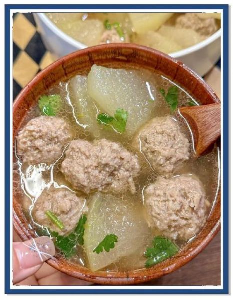 冬瓜丸子汤丸子怎么调馅_冬瓜丸子汤丸子调馅技巧-第2张图片-山城妙识 冬瓜丸子汤丸子怎么调馅_冬瓜丸子汤丸子调馅技巧-第2张图片-山城妙识