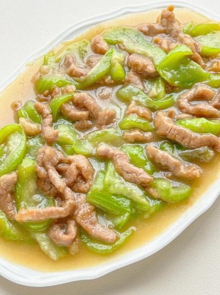 丝瓜炒肉丝怎么做_丝瓜炒肉丝热量高吗-第1张图片-山城妙识