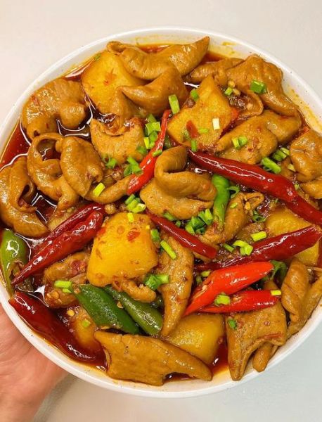 四川红烧肥肠怎么做_红烧肥肠焯水还是直接炒-第2张图片-山城妙识