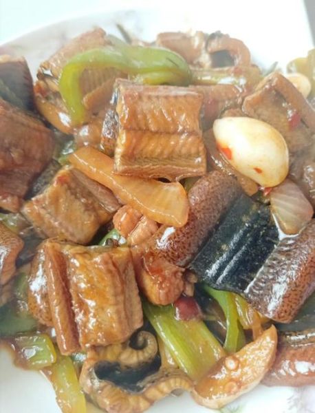 爆炒鳝鱼片怎么做_鳝鱼片去腥技巧-第1张图片-山城妙识 爆炒鳝鱼片怎么做_鳝鱼片去腥技巧-第1张图片-山城妙识