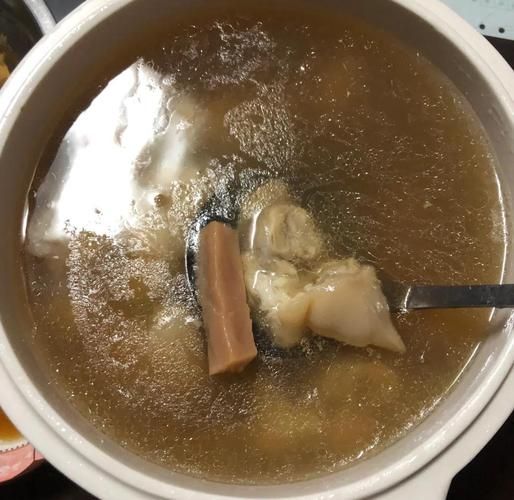 墨鱼跟什么煲汤最好_墨鱼煲汤最佳搭配推荐-第1张图片-山城妙识