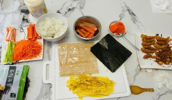 家庭寿司怎么做_寿司醋比例是多少-第1张图片-山城妙识 家庭寿司怎么做_寿司醋比例是多少-第1张图片-山城妙识