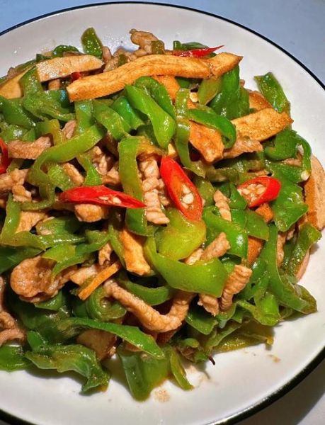 青椒豆干肉丝怎么做_青椒豆干肉丝怎么炒才嫩-第3张图片-山城妙识