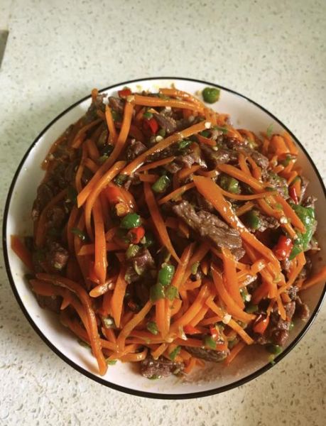 萝卜烧牛肉怎么做好吃_萝卜烧牛肉的家常做法窍门-第1张图片-山城妙识