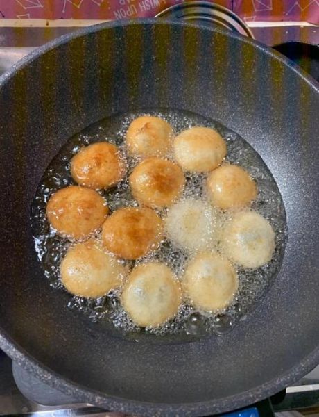 炸糖糕怎么做_炸糖糕的配方比例-第1张图片-山城妙识 炸糖糕怎么做_炸糖糕的配方比例-第1张图片-山城妙识