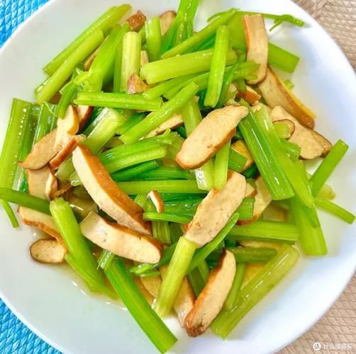 香干炒什么蔬菜好吃_香干和哪些蔬菜搭配更下饭-第1张图片-山城妙识