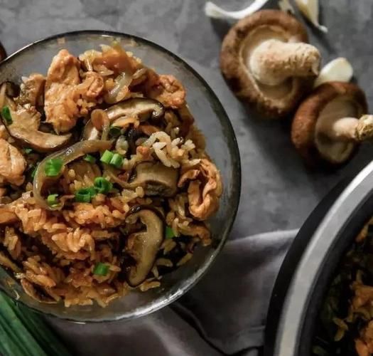 香菇鸡腿焖饭怎么做_电饭煲香菇鸡腿焖饭做法-第3张图片-山城妙识 香菇鸡腿焖饭怎么做_电饭煲香菇鸡腿焖饭做法-第3张图片-山城妙识